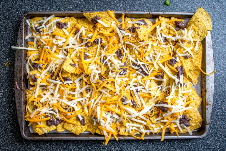 Spicy Black Bean Nachos | Mexican Please