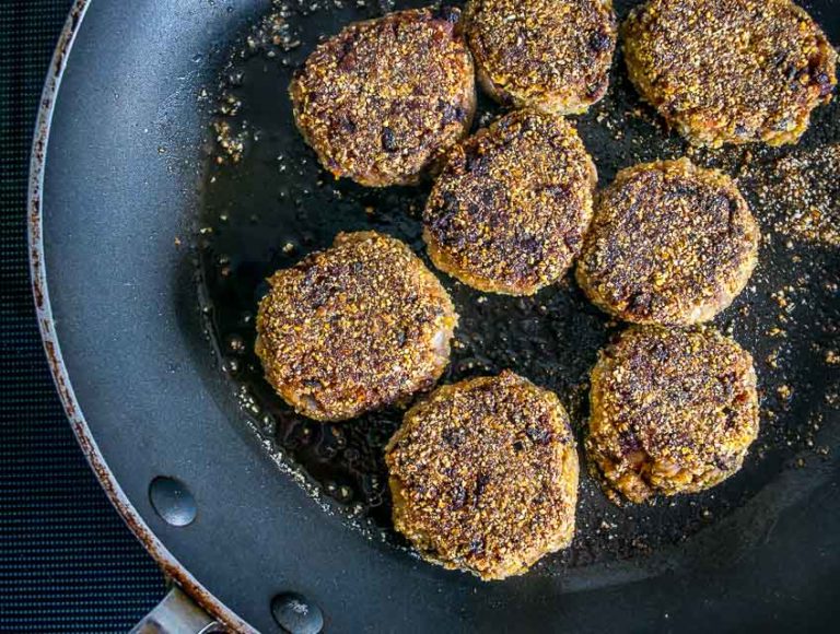 Black Bean and Rice Cakes with Chipotle Crema | Mexican Please